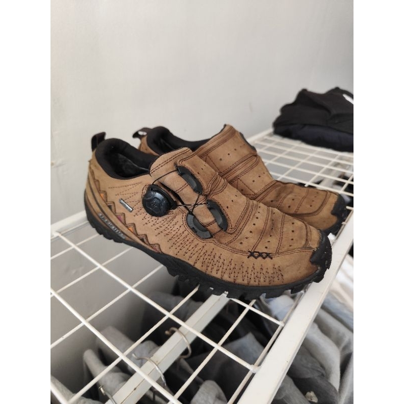 Jual sepatu gunung black yak gore Tex | Shopee Indonesia