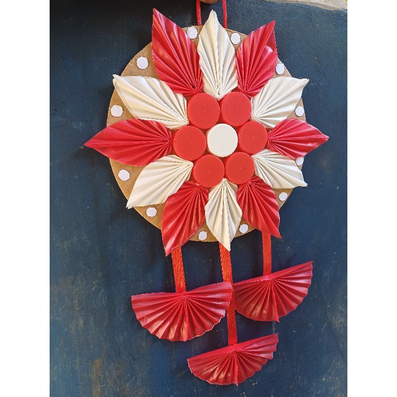 Jual BUNGA DINDING MERAH PUTIH DARI KERTAS WARNA | Shopee Indonesia