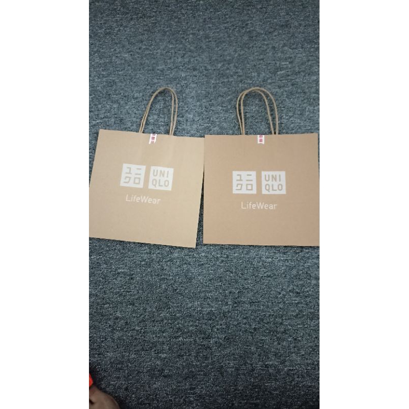 Jual PAPER BAG UNIQLO | Shopee Indonesia