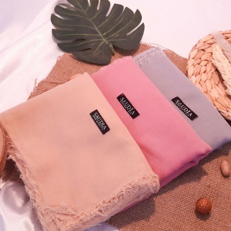 Jual hijab segi empat modern SAUDIA dengan berbagai pilihan warna dan ...