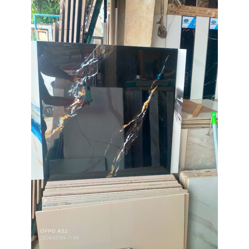 Jual granit lantai 60x60 motif marmer hitam glazed polished / keramik ...