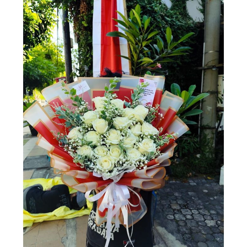 Jual BUCKET BUNGA MAWAR PUTIH | BUNGA ASLI SURABAYA - FRESH FLOWERS ...