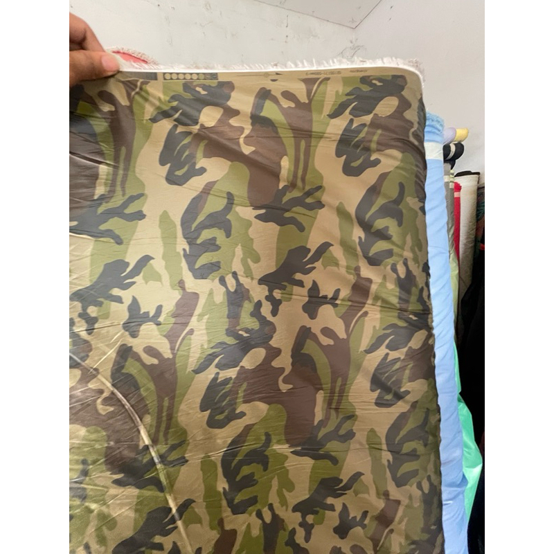 Jual kain parasut loreng warna ijo army | Shopee Indonesia