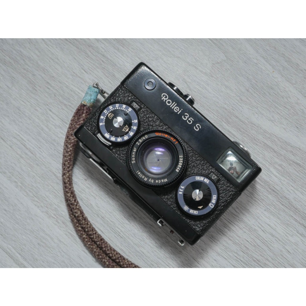 Jual Rollei 35 S Black Sonnar 40mm F2.8 Film Camera - Well Jual Rollei 35 S Black Sonnar 40mm F2.8 Film Camera - Well