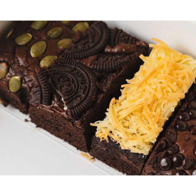 Jual 96 Bakery - Half Size Brownies | Mix Package A (Pumpkin Seeds ...