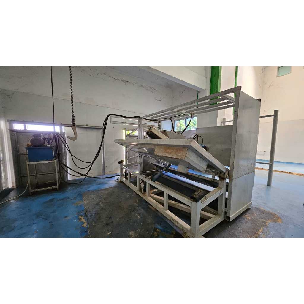 Jual Alat Perebah Sapi / Restraining Box Alat Sembelih Sapi | Shopee ...