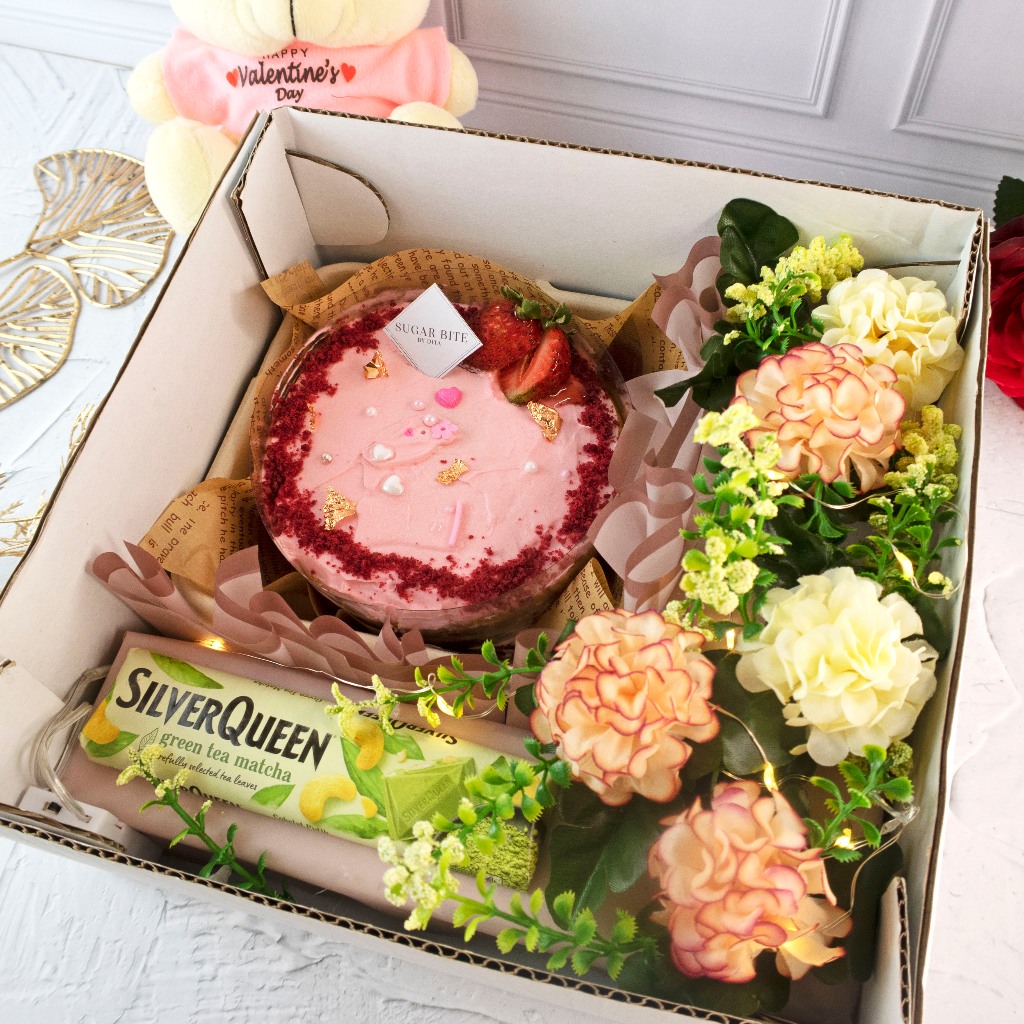 Jual Bloom box Valentine | Gift Box I Flower Bento Cake I Boneka ...