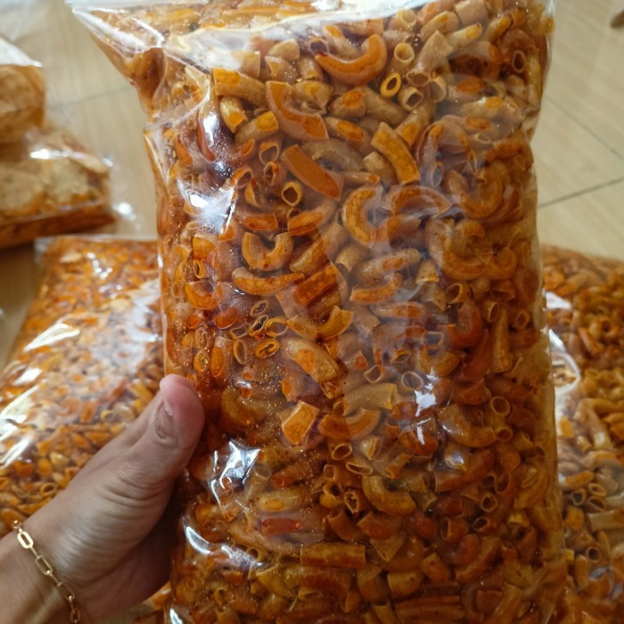 Jual Makaroni cikruh isi 250 gram / makaroni cikruh bantet pedas ...