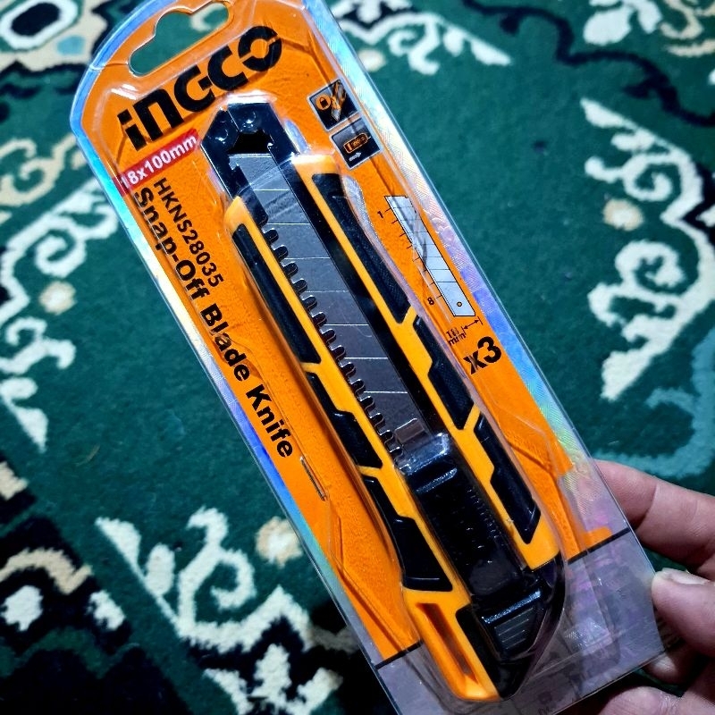 Jual Pisau Cutter Besar (18mm) Snap Off Blade Knife INGCO HKNS28035 | Shopee Indonesia