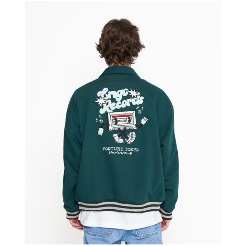 Jual Erigo JKT48 varsity takuto emerlard | Shopee Indonesia