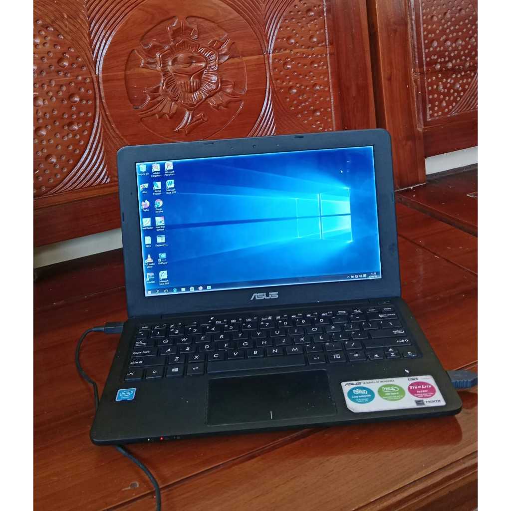 Jual Notebook Asus E202s series LAPTOP SECOND LAPTOP HDD RAM 2 MALANG ...