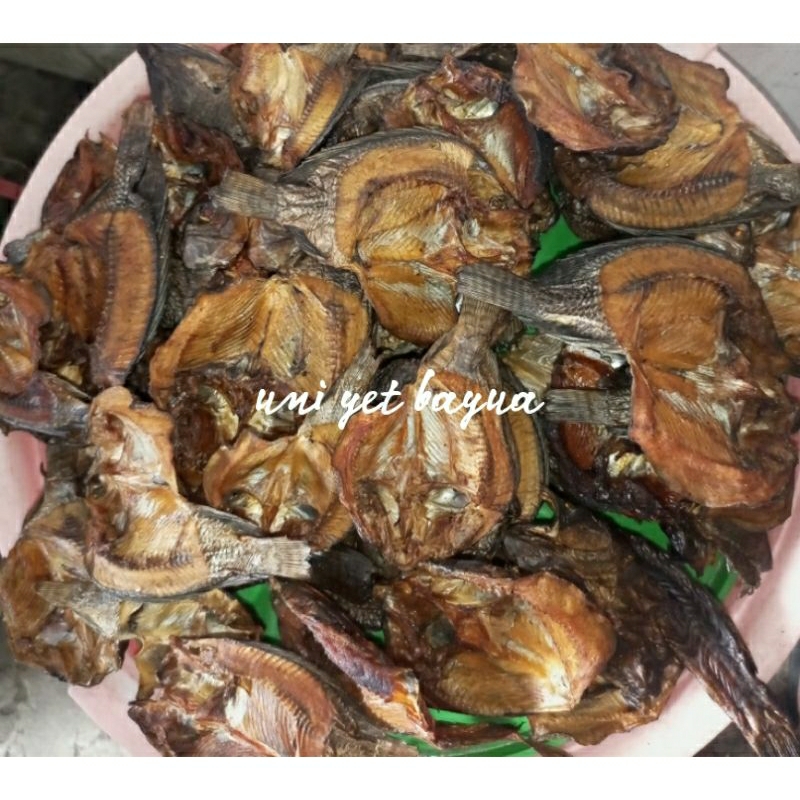 Jual ikan nila salai / lauak nila salai / ikan nila asap 100gr/oleh ...