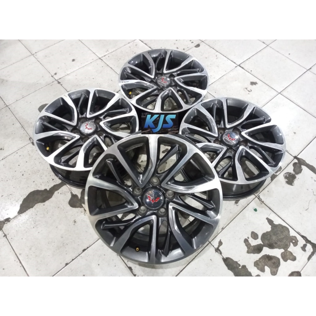 Jual Velg Mobil Copotan Bekas R16 Original Wuling Cortez Pcd 5x114 Ring 16 Bisa Untuk Almaz ...