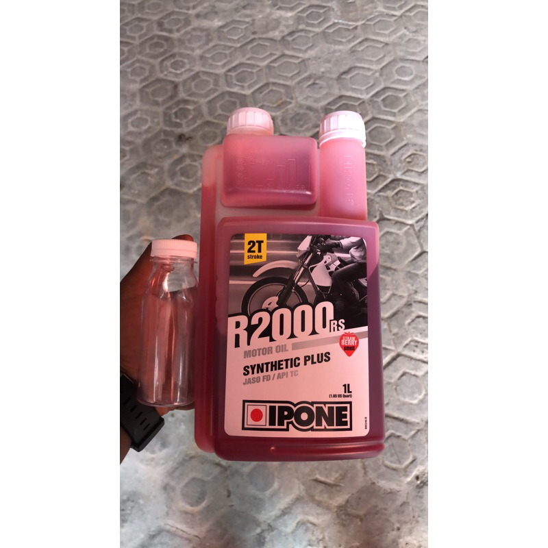 Jual oli samping 2 tak ipone R2000 per botol isi 100ml | Shopee Indonesia