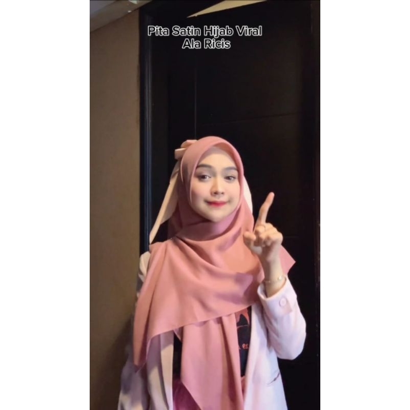 Jual Pita Hijab RIA Ricis / Pita Hijab Besar / Pita belakang Hijab ...