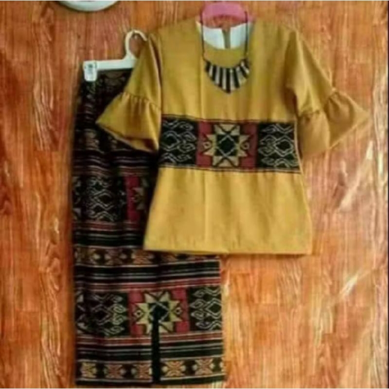 Jual ( READY STOK ) SETELAN TENUN WANITA MOTIF ETNIK KOMBINASI SATIN ...