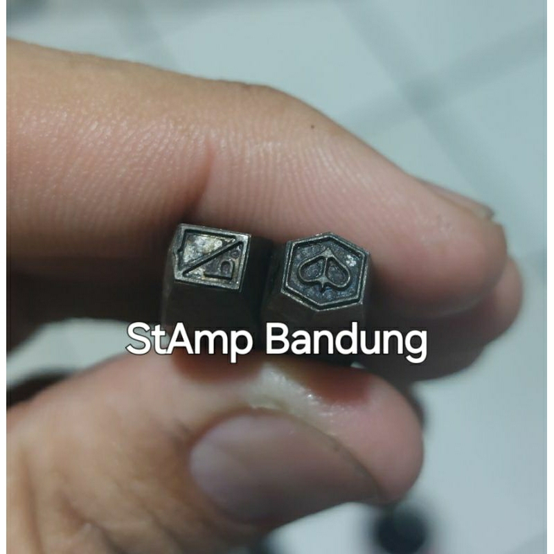 Jual Stamp symbol vespa (Logo chung & P garis) | Shopee Indonesia