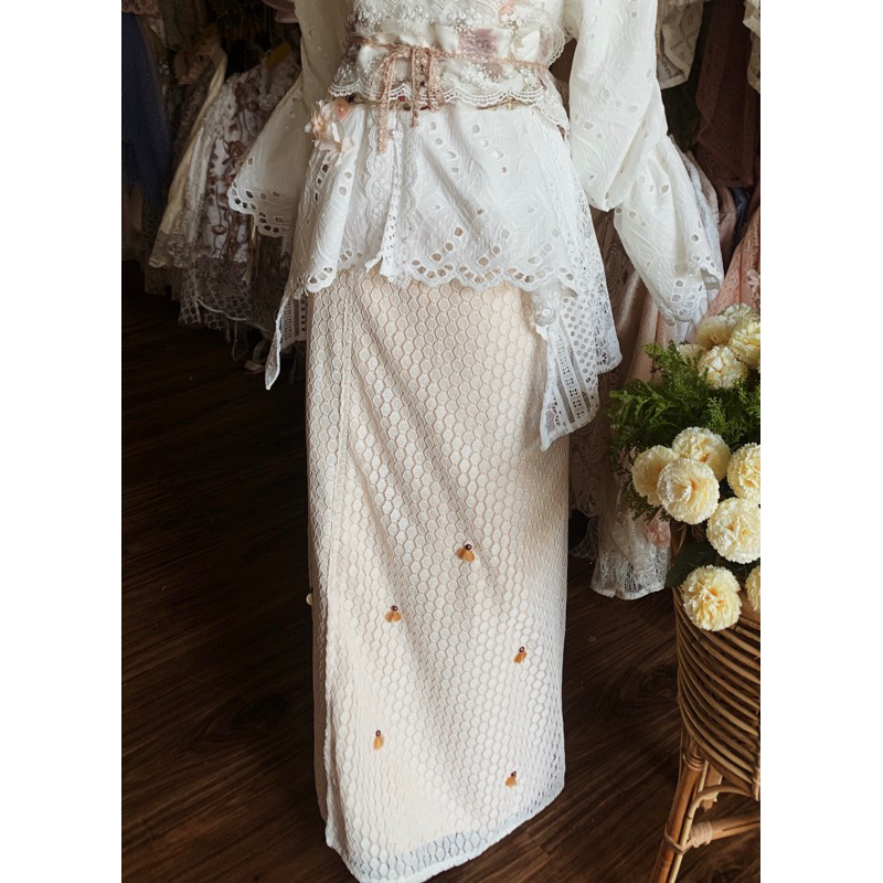Jual Beachylooks Rok Lace Span Payet one set rok Wisuda Kondangan ...
