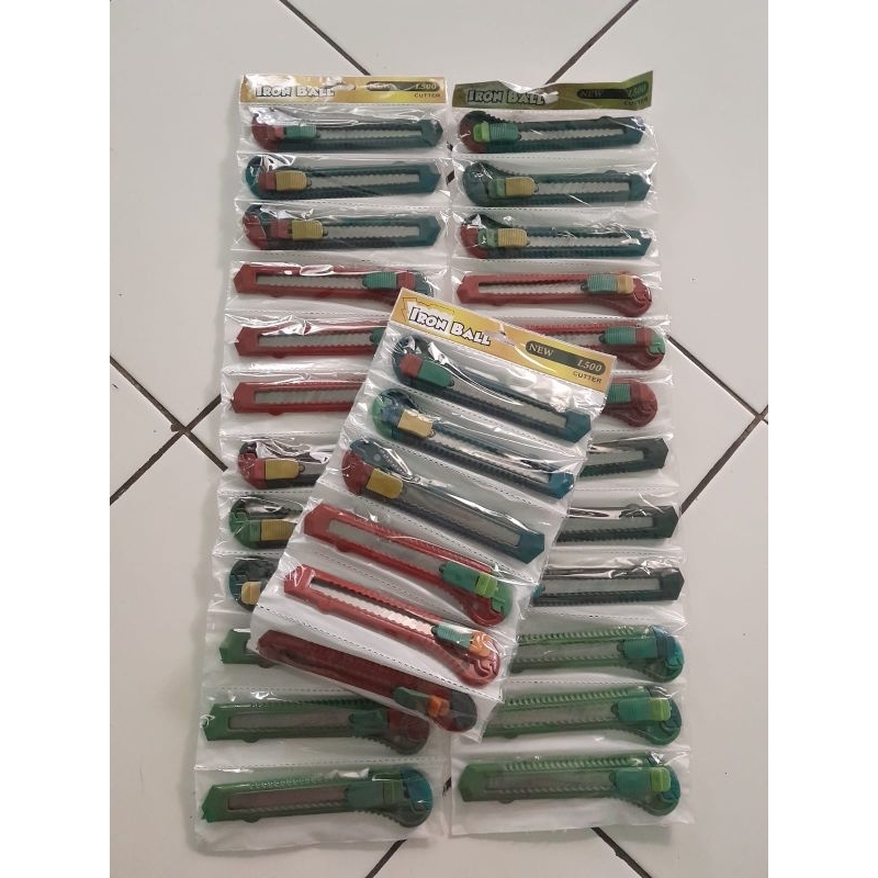 Jual Pisau cutter Warna warni ukuran besar merk Iron Ball 1 renceng 12 ...