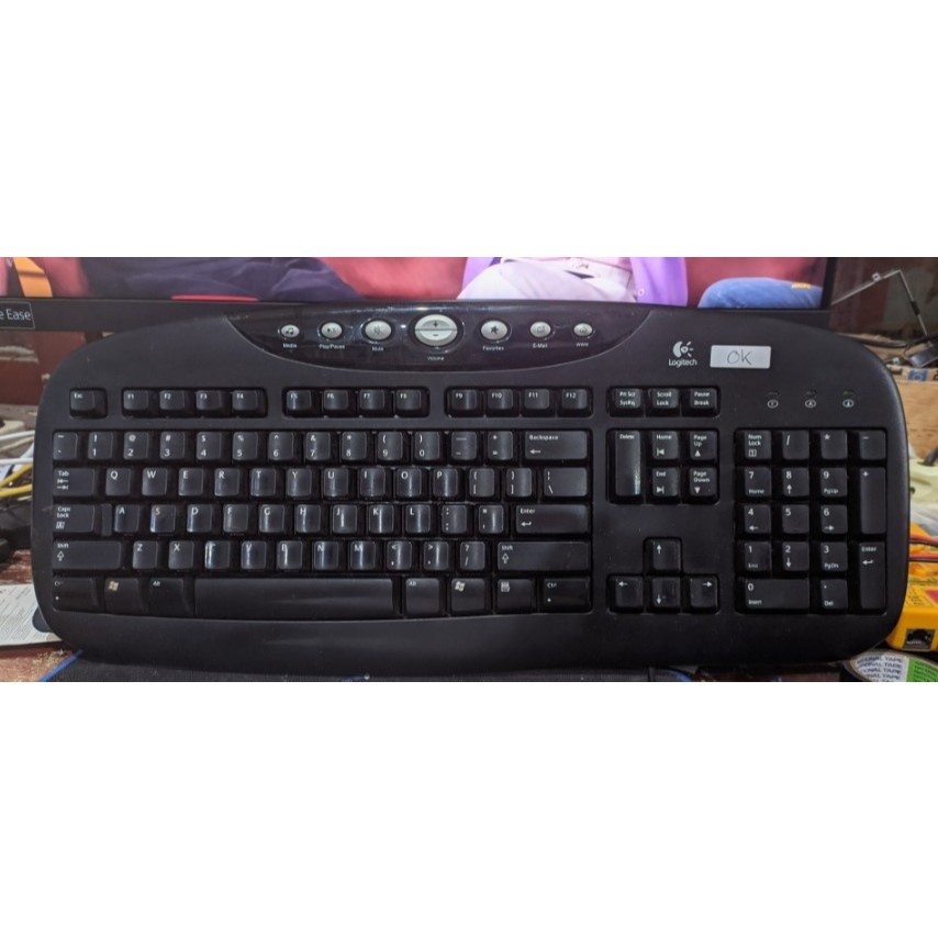 Jual Keyboard Logitech PS2 seken normal | Shopee Indonesia