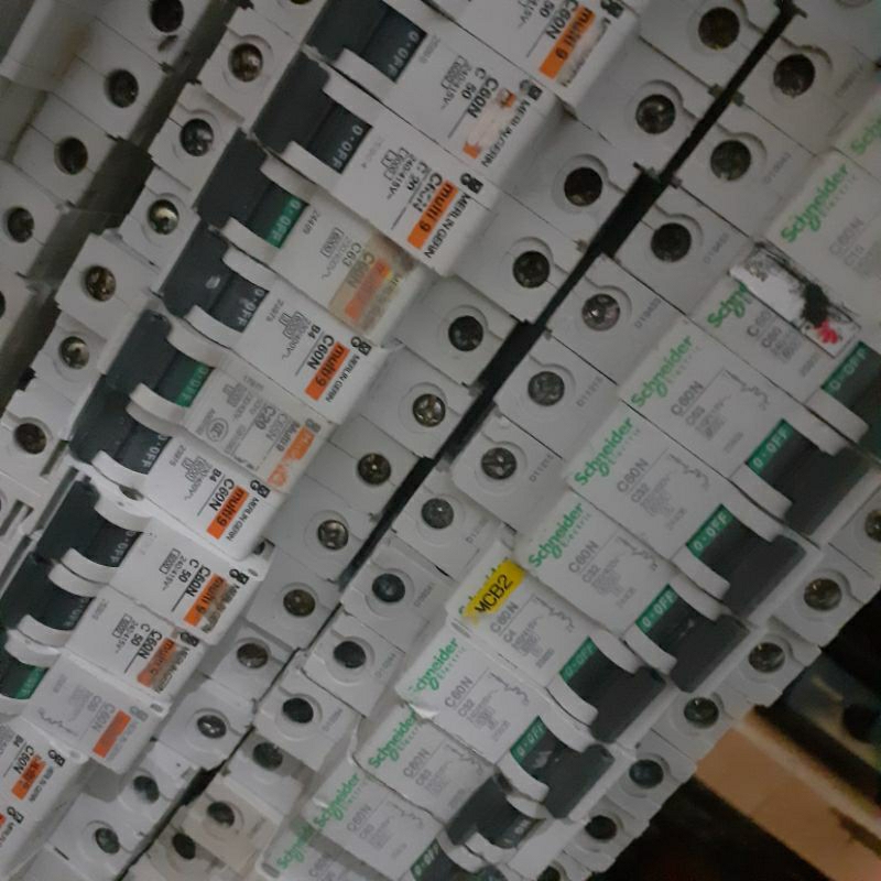 Jual MCB SCHNEIDER CAMPUR barang normal | Shopee Indonesia