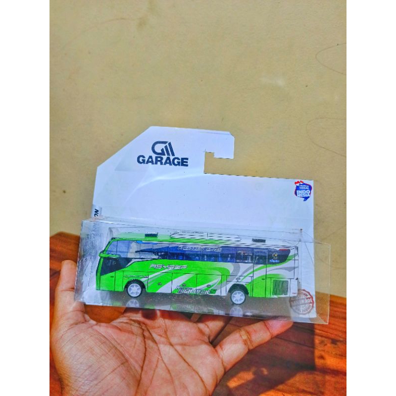 Jual Miniatur bus TUAN MUDA Jet Bus 5 MSM ASYROF skala 1/87 diecast bus ...