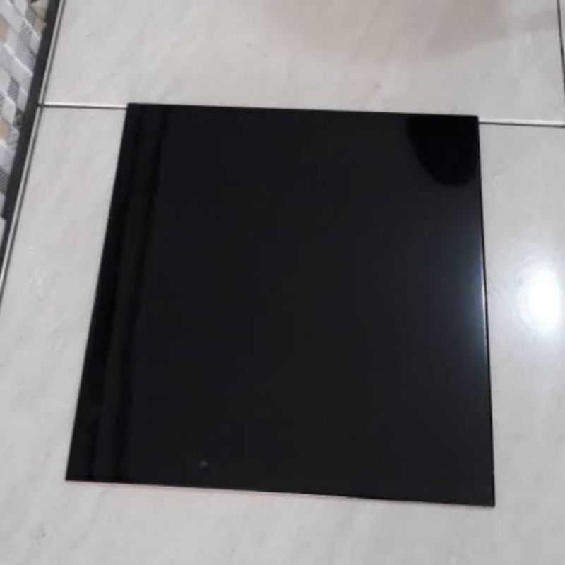 Jual Ubin Keramik Lantai 40x40 Hitam Polos KW1 Banyumas | Shopee Indonesia