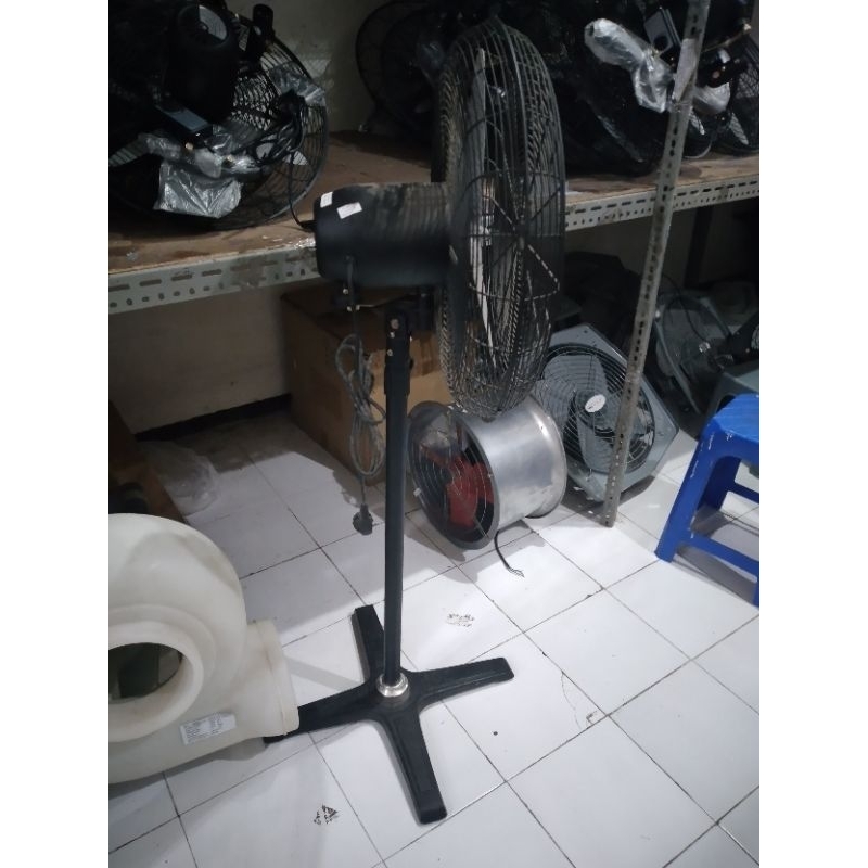 Jual Stand Fan 24 inch, Kipas Angin Berdiri, Industrial Blower | Shopee ...