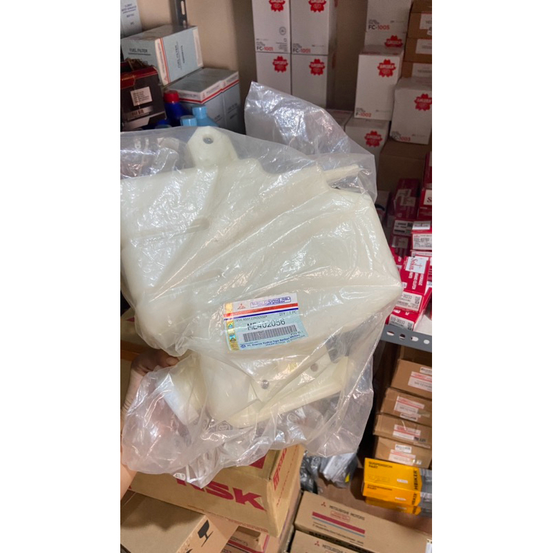 Jual TABUNG CADANGAN AIR RADIATOR CANTER KTB ORIGINAL | Shopee Indonesia
