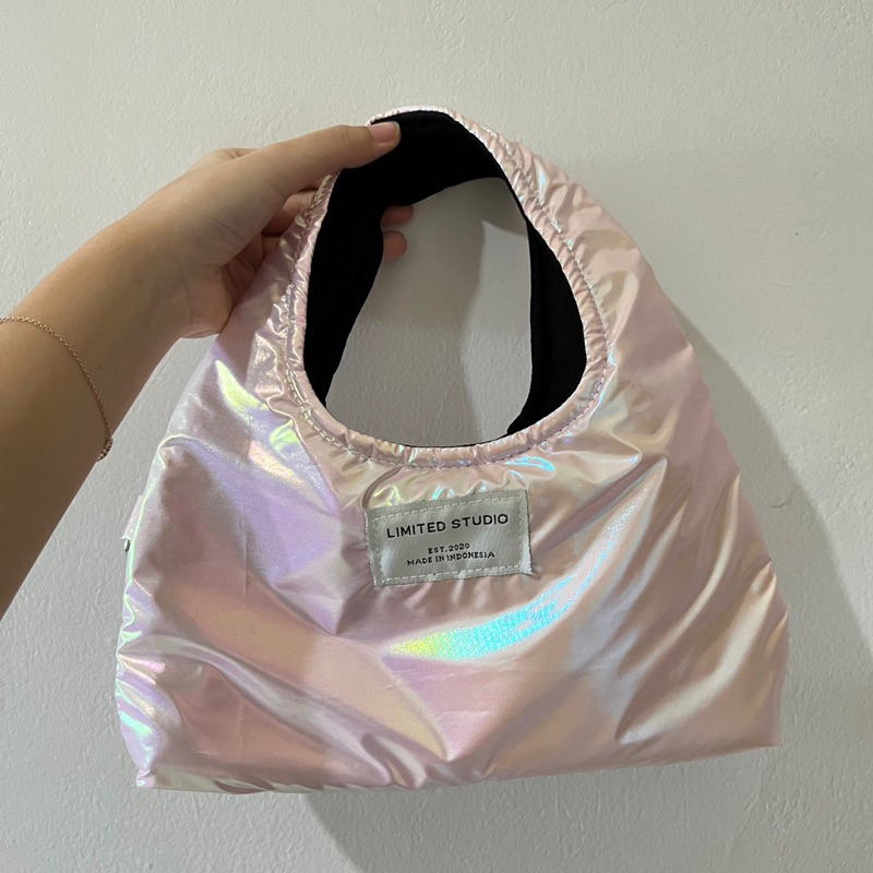 Jual NEW Wear Limited Studio Micro Cloud Bag Pink Shine | Tas Parasut ...