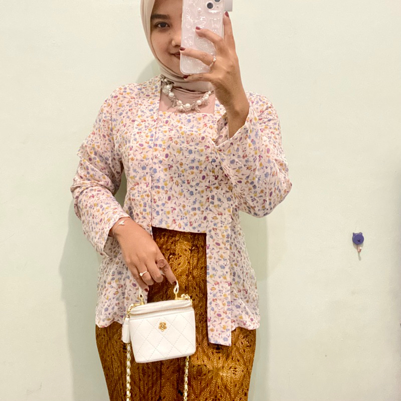 Jual Agemi - Kebaya Vintage / Kebaya Kutubaru / Kebaya Bunga / Kebaya ...