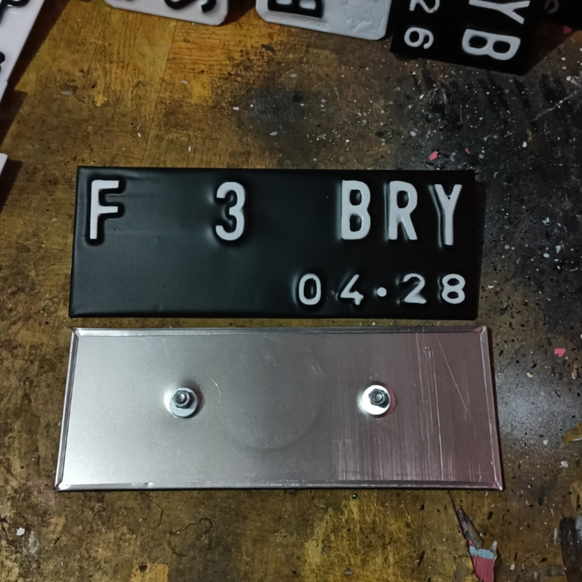 Jual Custom nama plat motor viral plat nomor motor hitam doff baut ...
