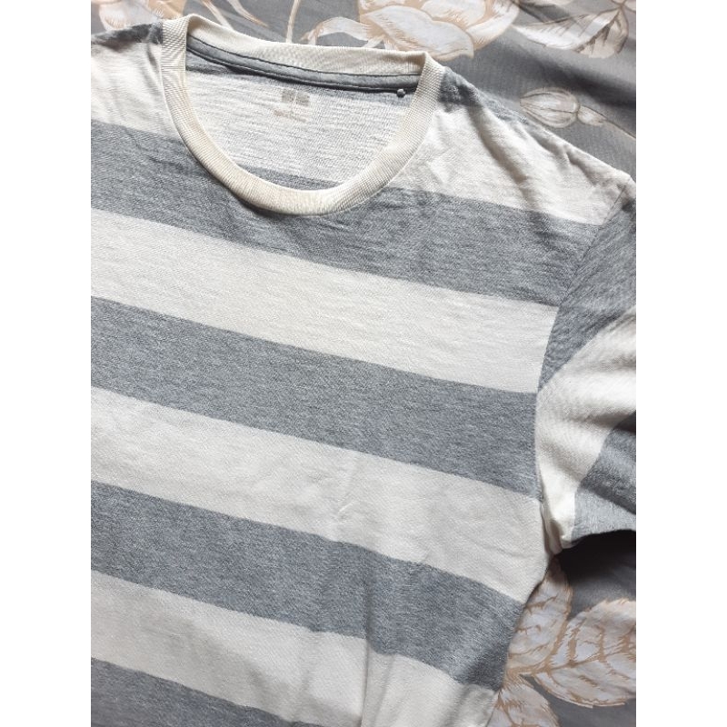 Jual T-SHIRT SALUR UNIQLO | Shopee Indonesia