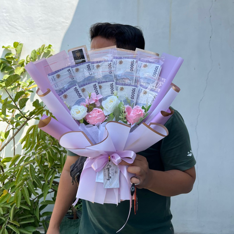 Jual Custom kerangka buket uang, kado wedding, kado wisuda, kado ...