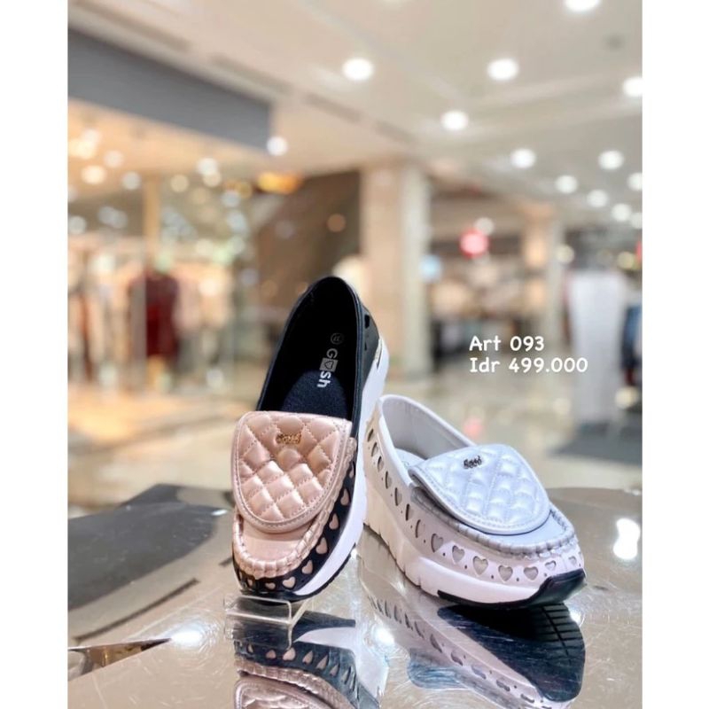 Jual Sepatu Gosh Preloved | Shopee Indonesia