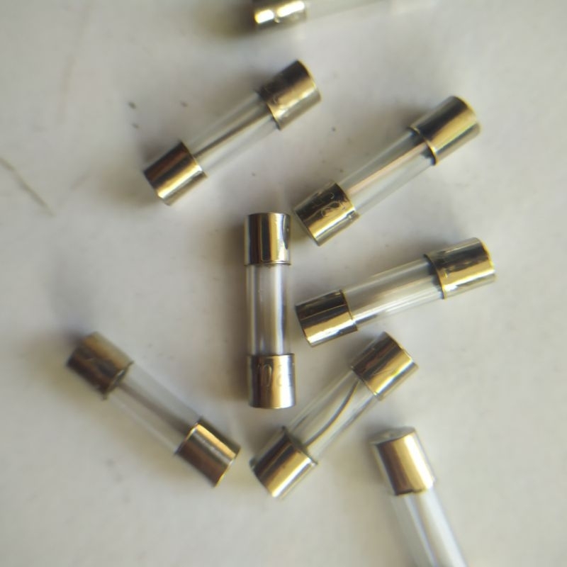 Jual fuse 20A 250v kecil 5x20mm | Shopee Indonesia