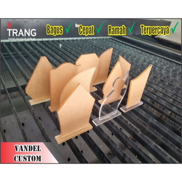 Jual Bahan Vandel Plakat Wisuda Akrilik Polos Bening Transparant Dengan ...