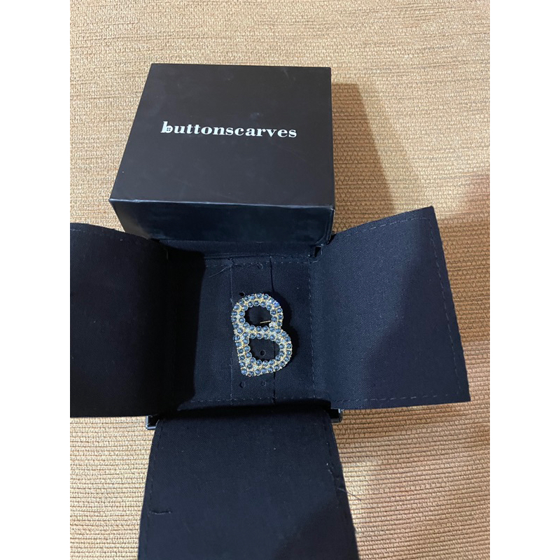 Jual new claire brooch buttonscarves | Shopee Indonesia