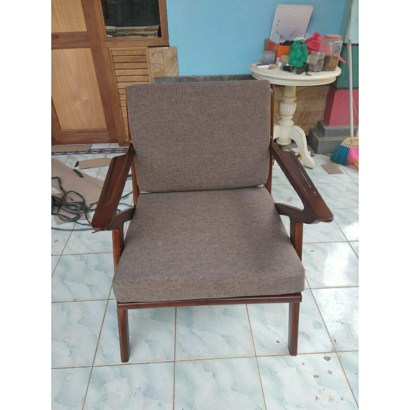 Jual Kursi cafe kursi singgel kursi santai kursi sofa mewah kursi retro ...