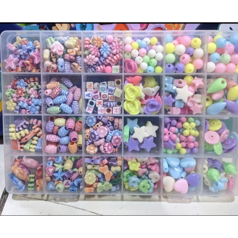 Jual Mainan Edukasi Anak Perempuan Manik Meronce Gelang Kalung | Shopee ...