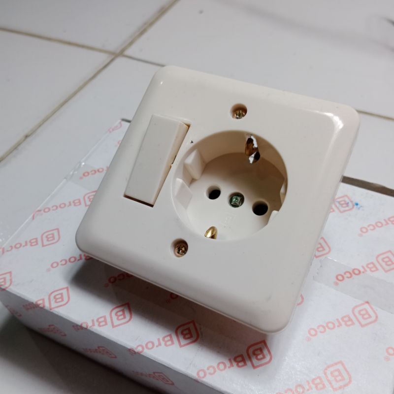 Jual Saklar Engkel Stop Kontak Broco New Gee IB Cream (525361) Socket ...