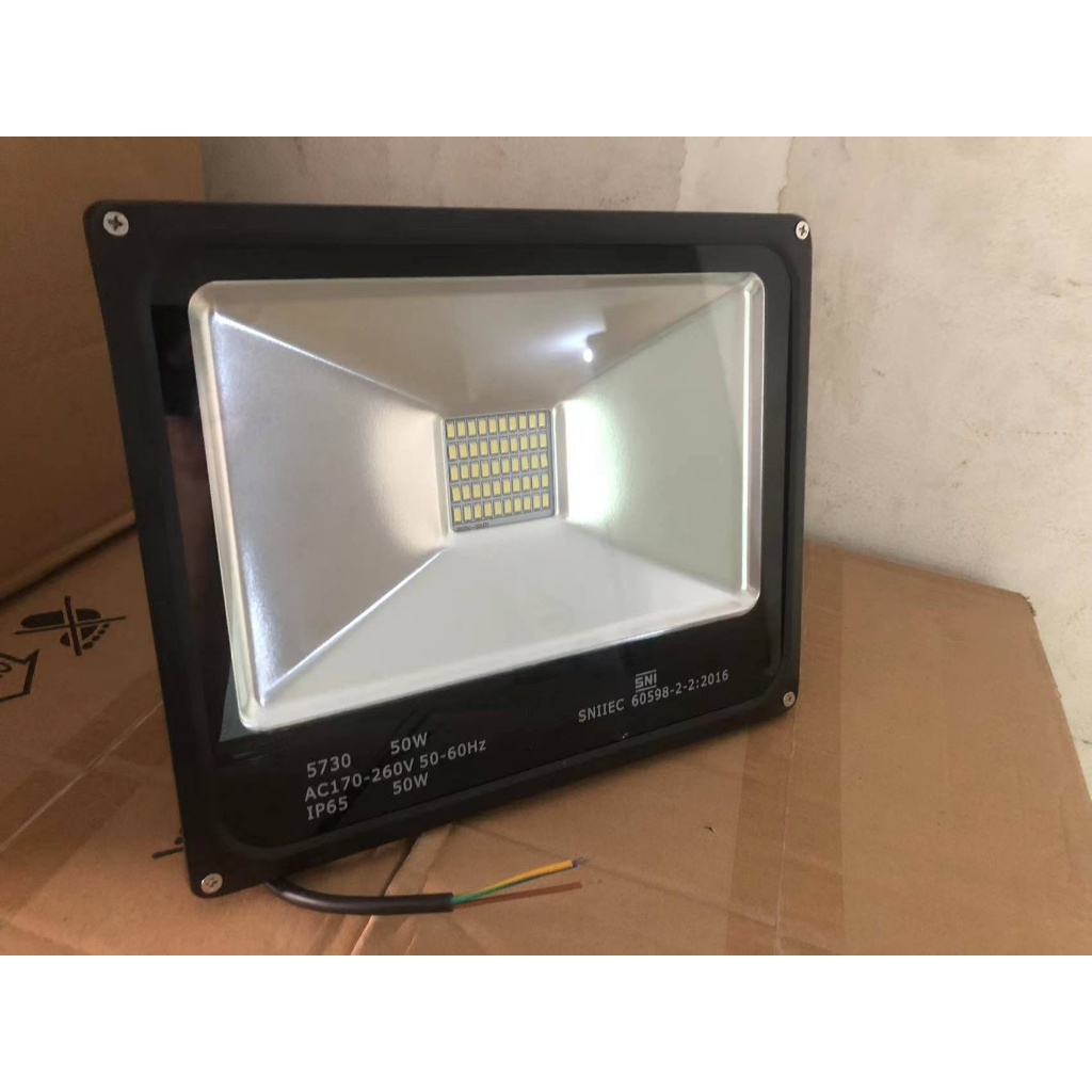 Jual LAMPU KAP SOROT LED / FLOOD LAMP 220V /50W - IP65 CAHAYA WWH | Shopee Indonesia