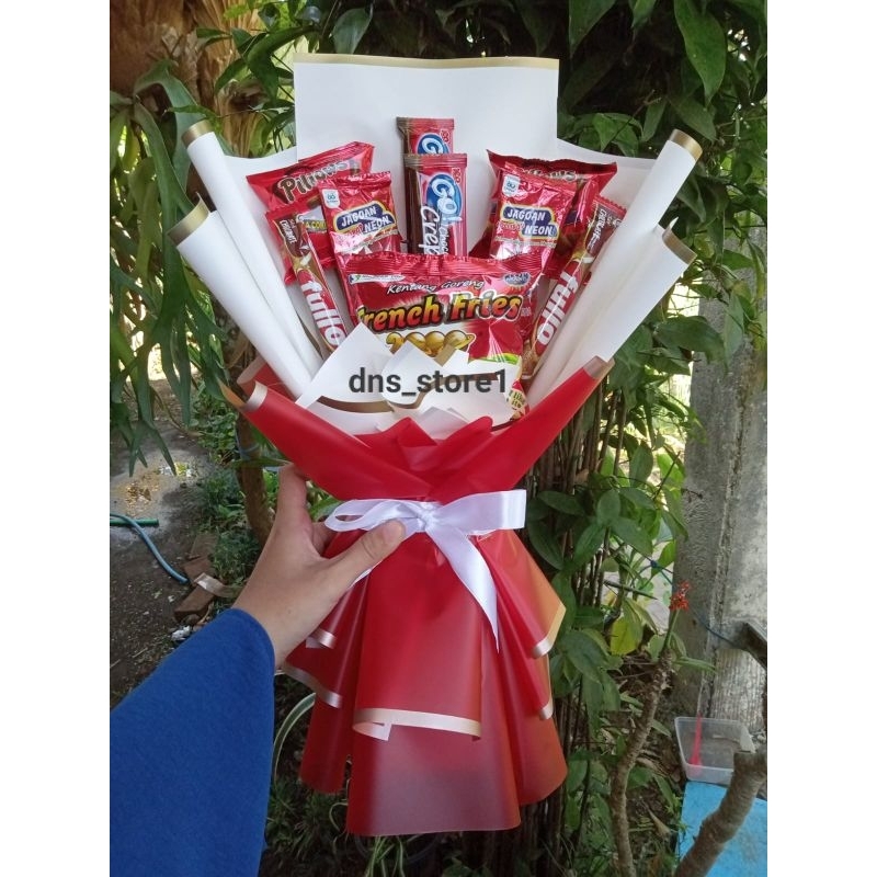 Jual Buket Snack serba merah free kartu ucapan | Shopee Indonesia