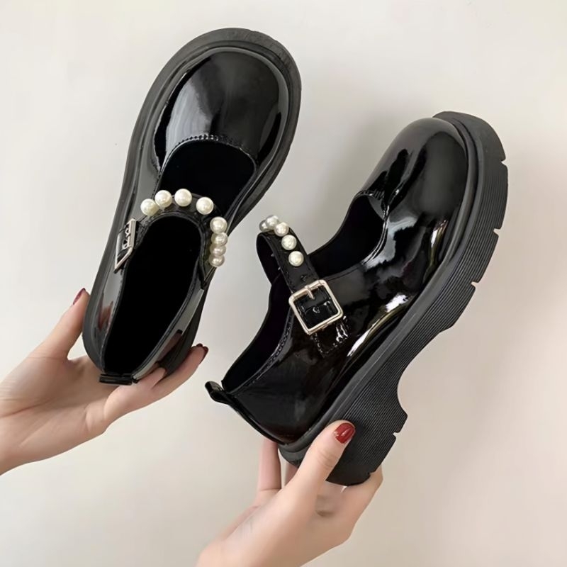 Jual Sepatu Docmart Wanita Hitam Gesper Hak Datar Kasual Premium DF 566 ...