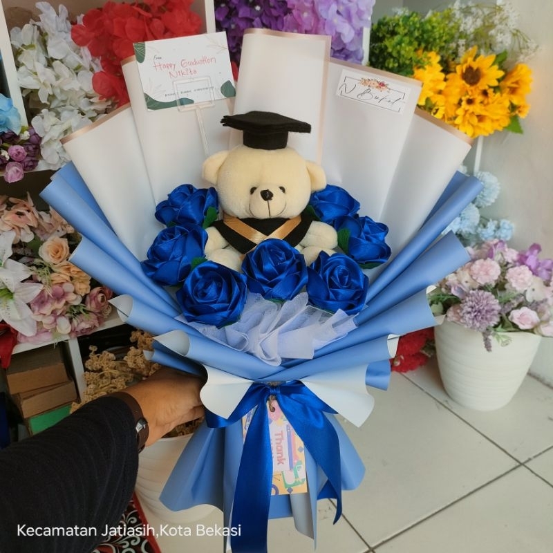 Jual BISA DIKIRIM HARI INI BUKET WISUDA BUKET BUNGA PITA SATIN BUKET ...
