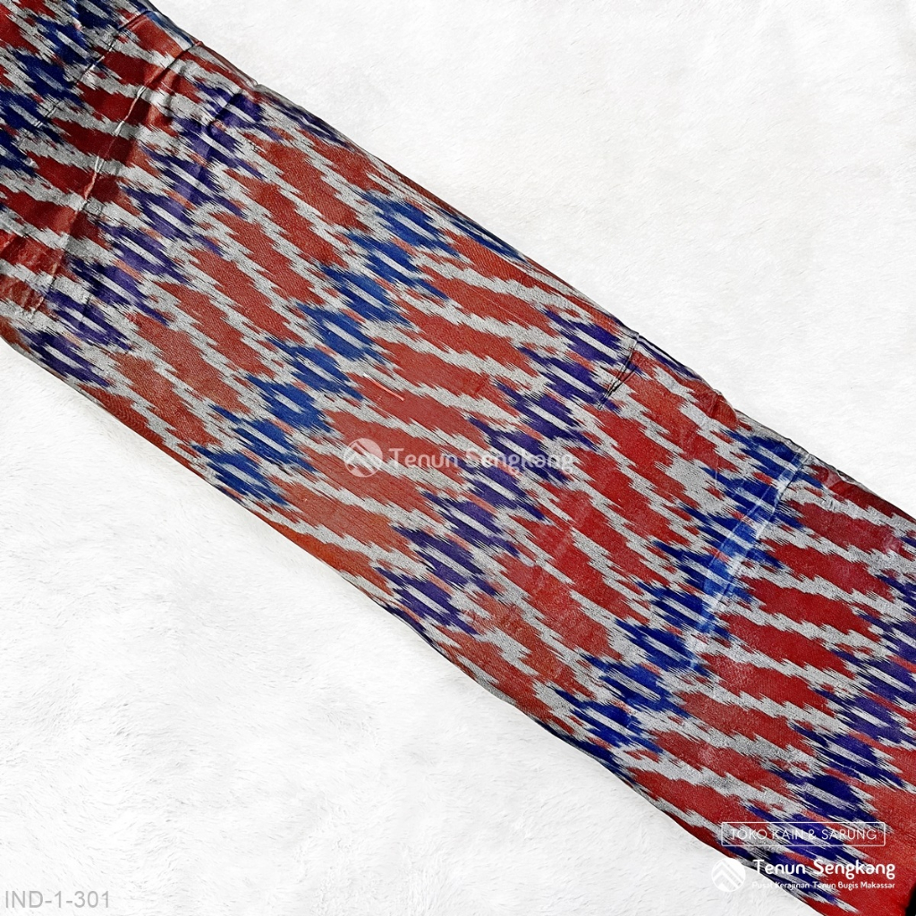 Jual Kain Tenun Ikat Sutra Bugis Makassar Marun Silver - Tenun Sengkang IND-1-301 (Harga per 0,5 ...