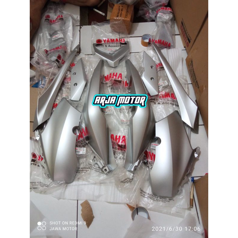 Jual cover body halus full set Xmax 250 silver original yamaha | Shopee ...