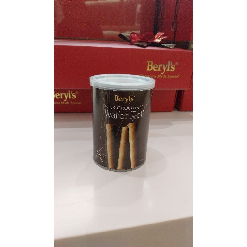 Jual BERYLS MILK CHOCOLATE WAFER ROLL | Shopee Indonesia