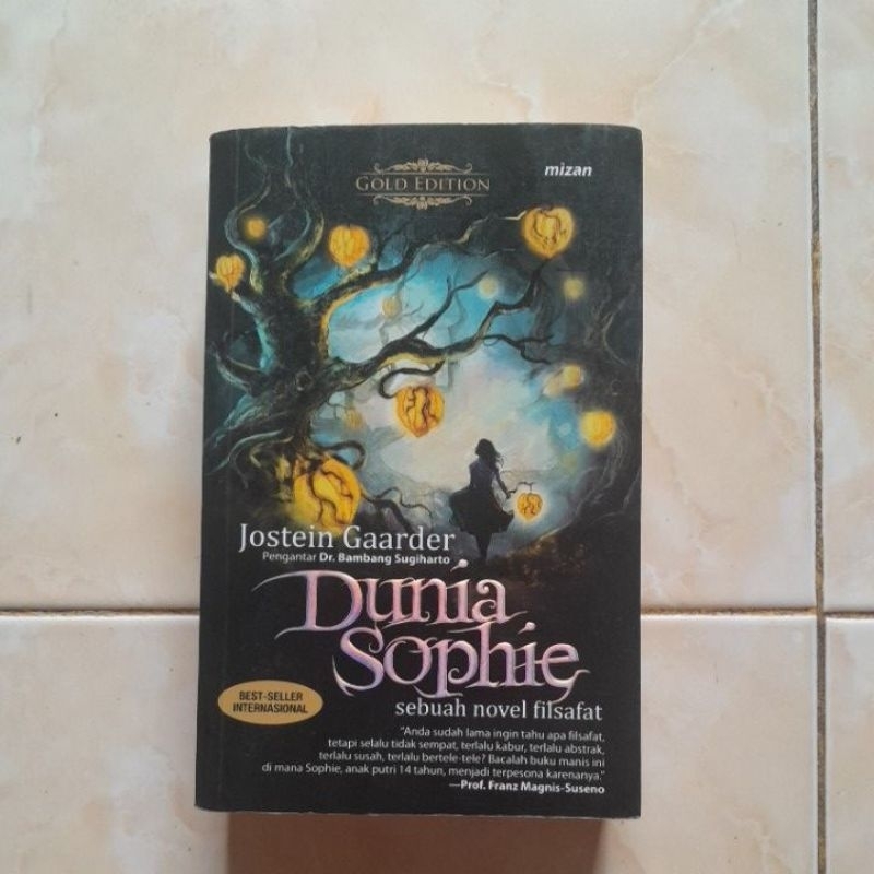 Jual Dunia Sophie [GOLD EDITION] - Jostein Gaarder | Shopee Indonesia