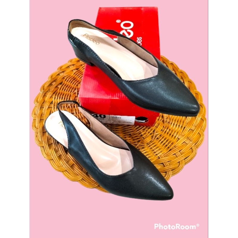 Jual ANEKA SANDAL CONNEXION | Shopee Indonesia